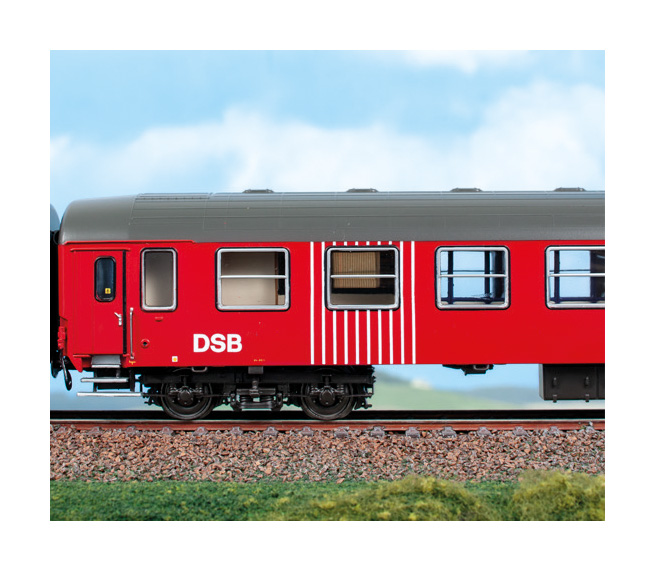 A.C.M.E. DSB "Skiløberen" + DSB IC vognsæt i designbemaling - Sporskiftet